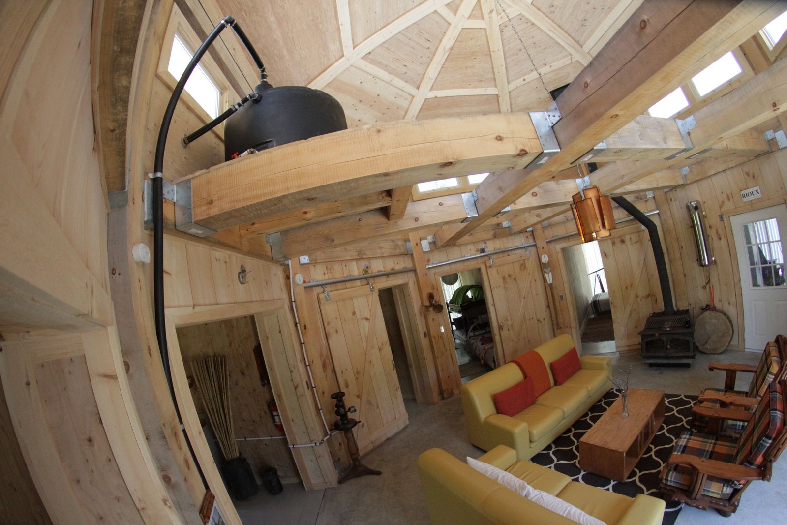 112. Welcome to the Octopod: An off-grid, solar powered shipping ...