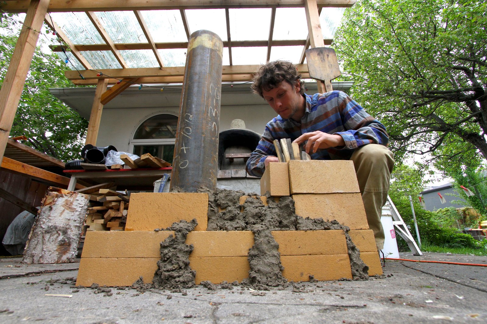 47. Rocket stoves and the rocket mass heater - Green Energy Futures