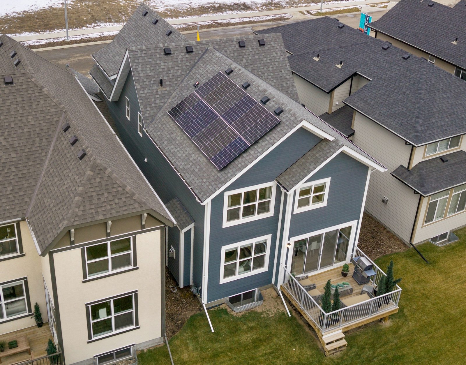 243. Alberta builder includes solar with every new home - Green Energy ...